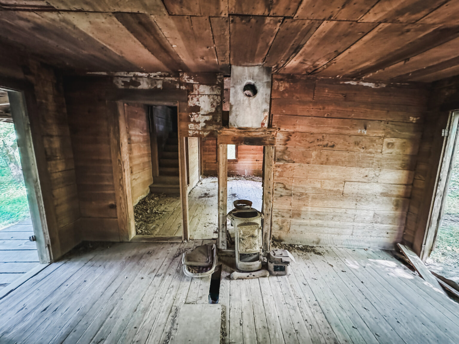 Hiking to Eva ‘Granny’ Henderson’s Cabin in the Buffalo River Region